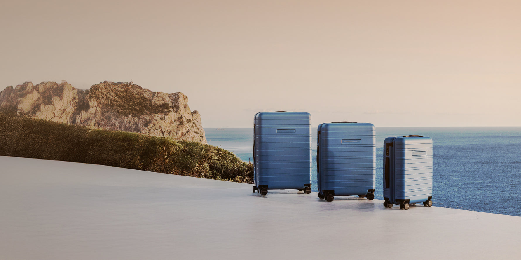 Smart Luggage & Premium Travel Accessories | Horizn Studios